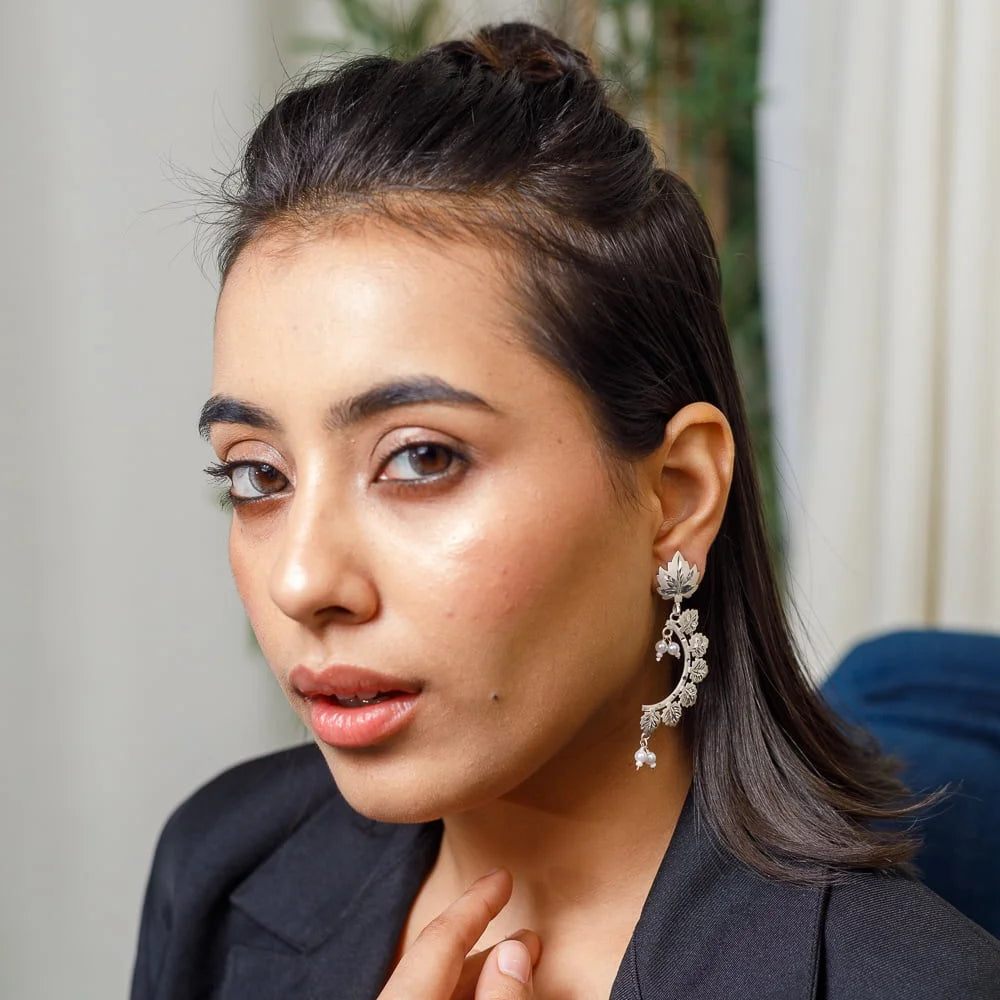Kashmiri Chinar Silver Pearl Earrings – Complimento